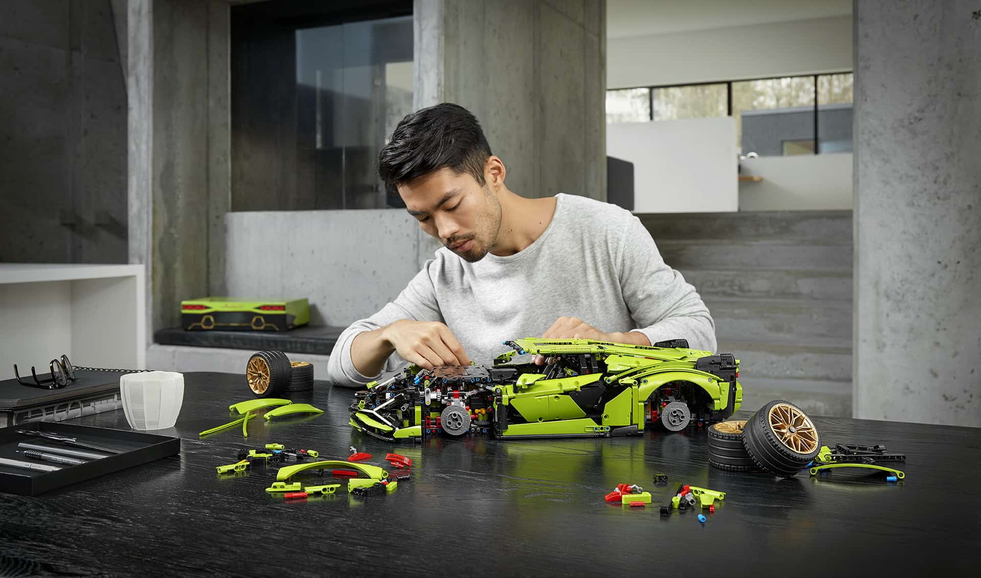 Lamborghini Sian LEGO Technic 1:8 with breathtaking details – Hobbyzero