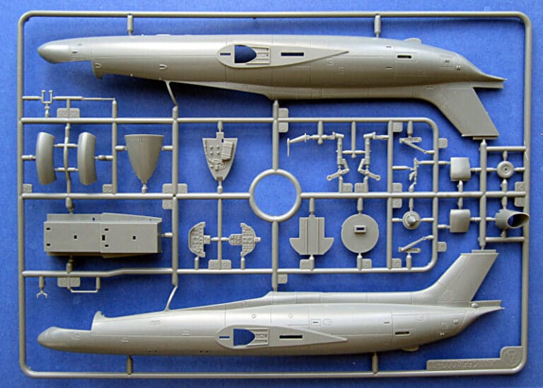 Aero L-29 Delfín AMK 1-48 Review – Hobbyzero