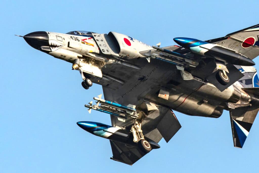 Farewell Flight of Japanese F-4EJ Phantom – Hobbyzero