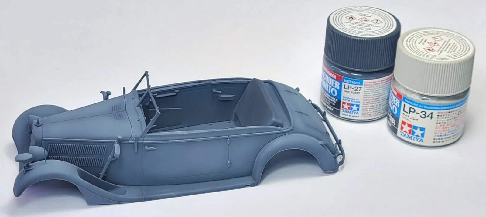 ICM's Mercedes Typ 320 Soft Top (W142), in 1/35th size. – Hobbyzero