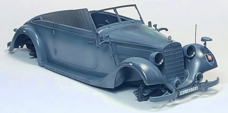 ICM's Mercedes Typ 320 Soft Top (W142), in 1/35th size. – Hobbyzero