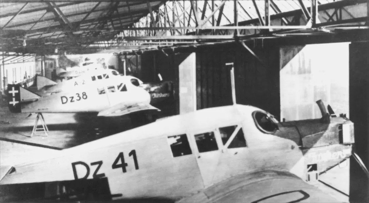 MiniArt Junkers F13 early production in 48th-scale plastic pics ...